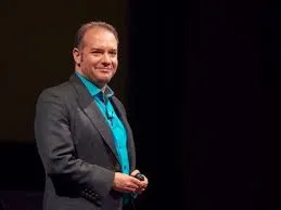 Top 10 Networking Keynote Speakers for Your Audience (2025)